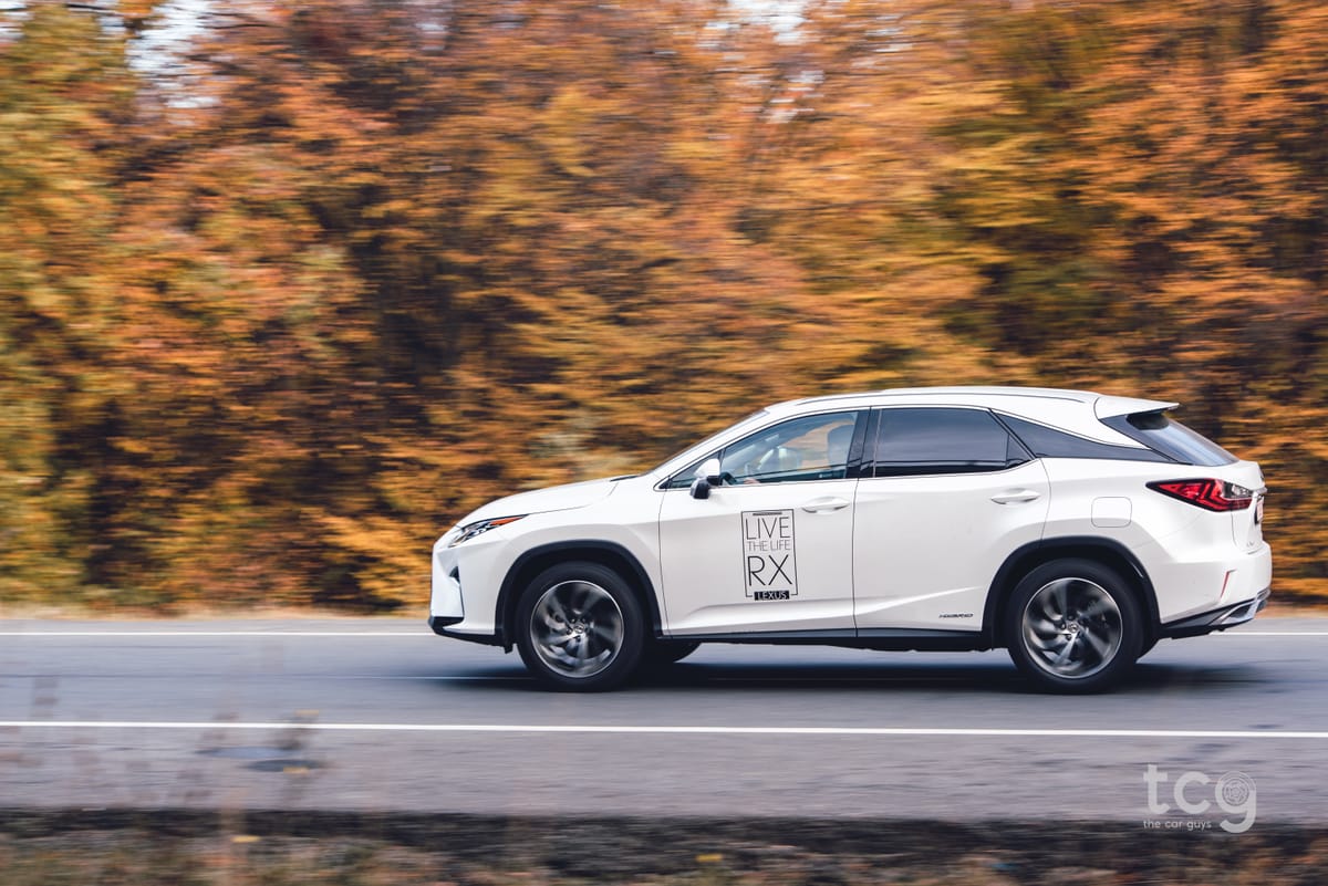 Lexus RX450h - It's like a luxury yacht, on wheels!